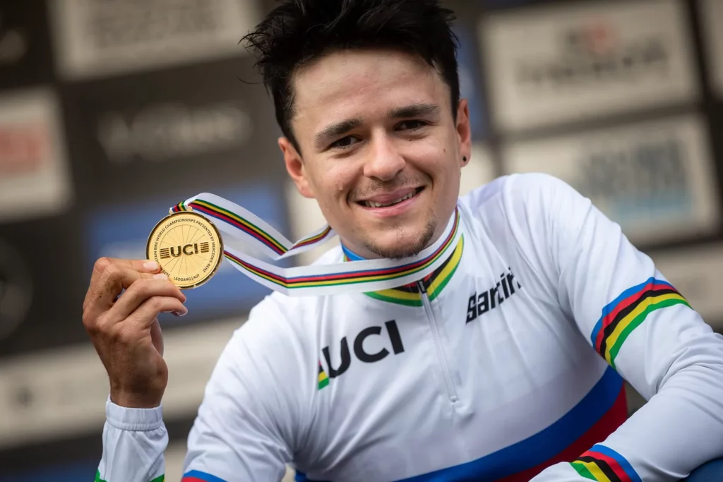 Supertalent Thomas Pidcock! Kráčí ve stopách van der Poela a van Aerta ...