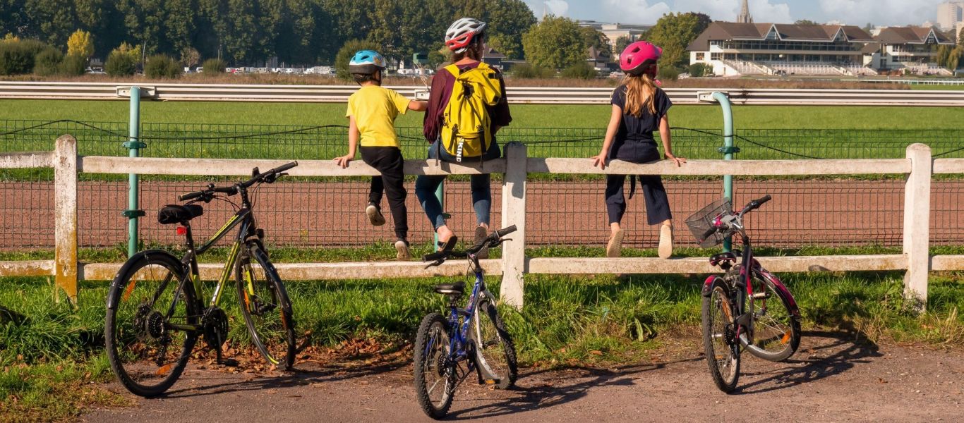 How to Make Autumn Cycling Fun for Your Kids - We Love Cycling