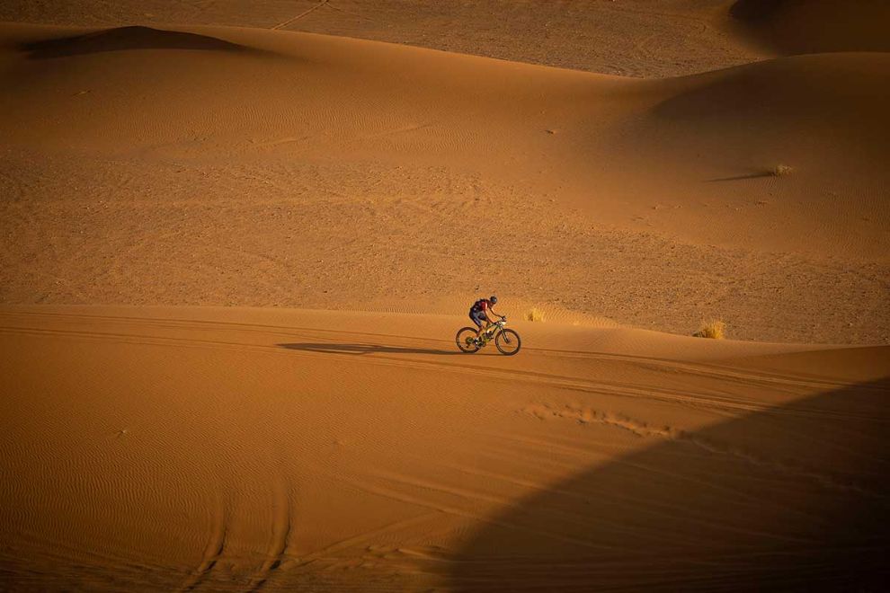 How to Cycle in the Desert: Advice From a Pro MTB Rider